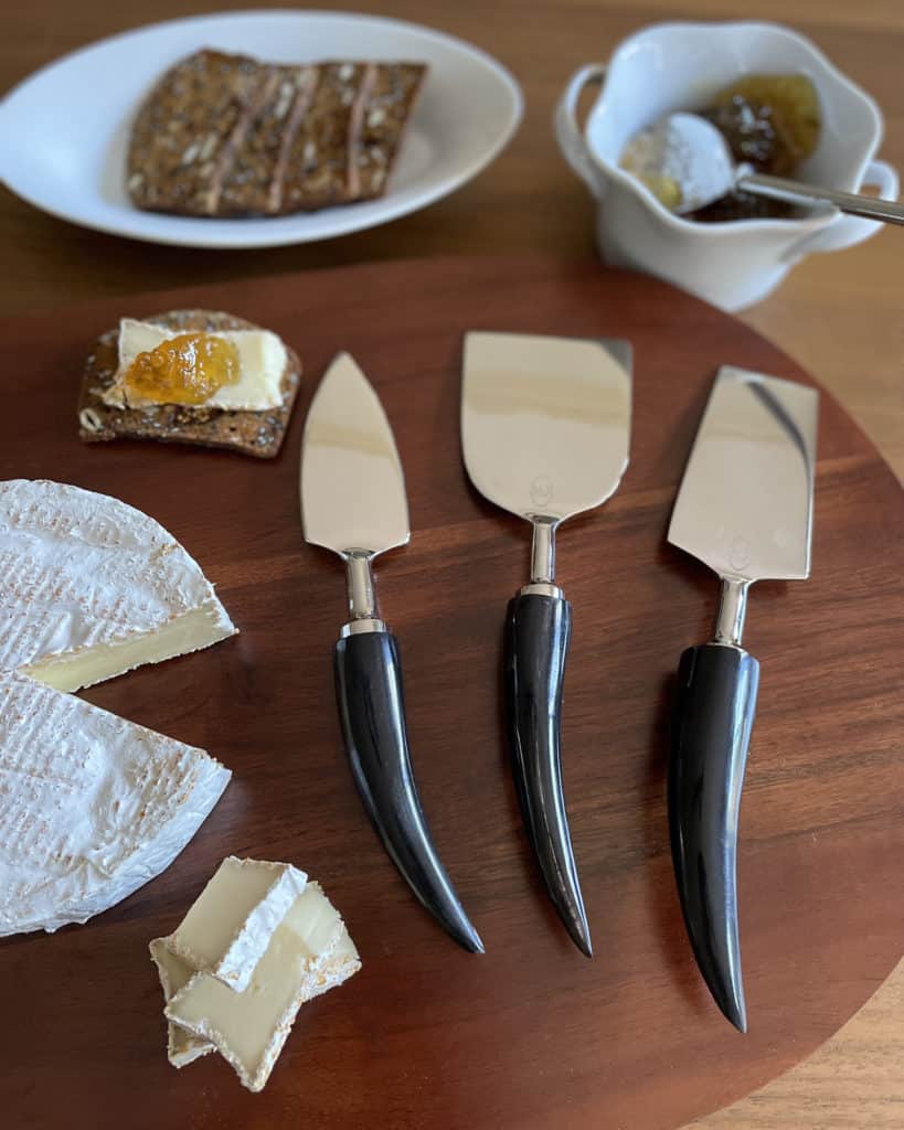 Orion Cheese Set w/ Buffalo Horn